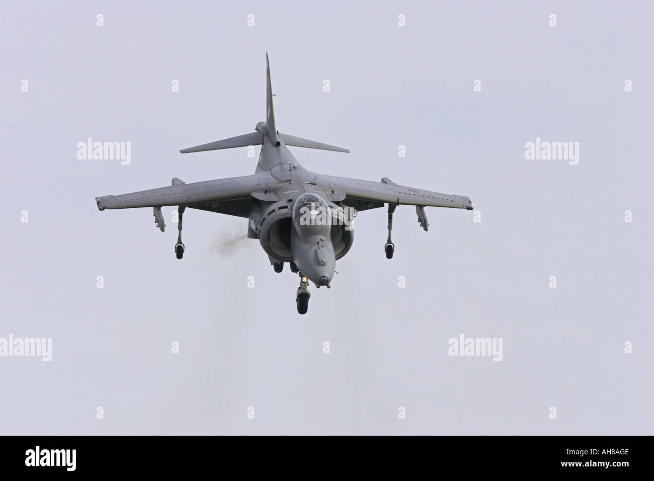 Bowing display hi-res stock photography and images - Alamy