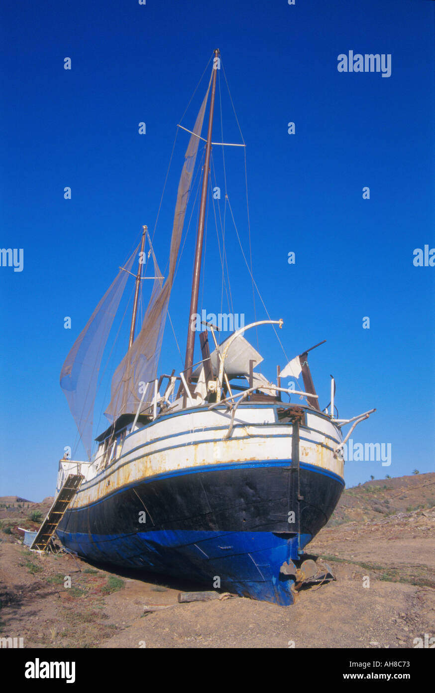 Idle drowsy hi-res stock photography and images - Alamy