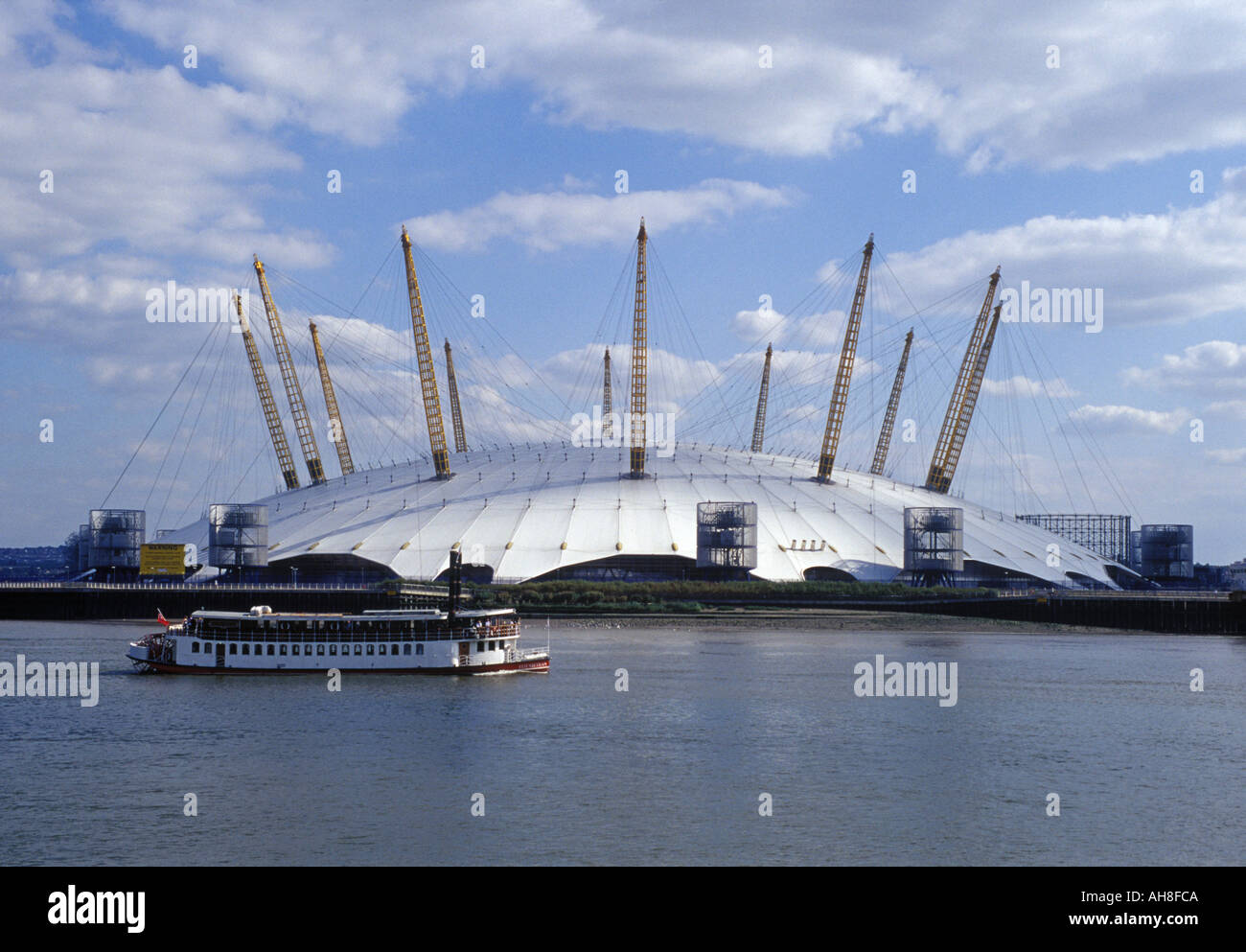The O2 Arena, formally the Millennium Dome on the Greenwich peninsula ...