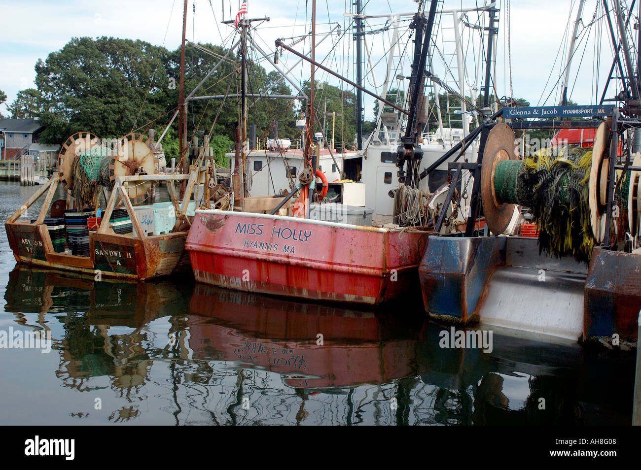Boats boat fishing boat ship fishing net nets float floating dock ...