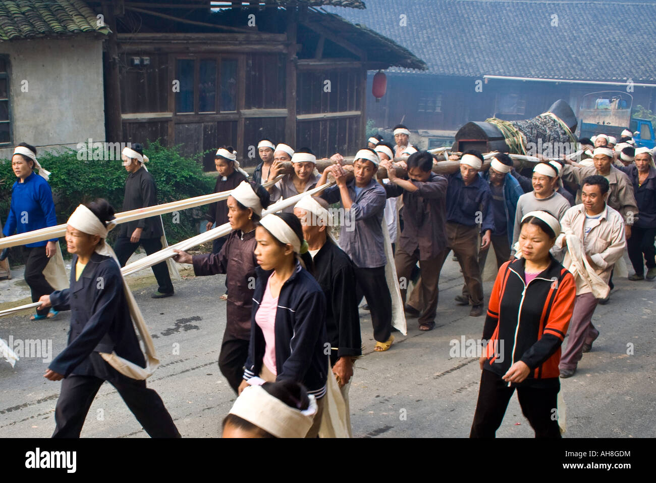 Chinese funeral procession hi-res stock photography and images - Alamy