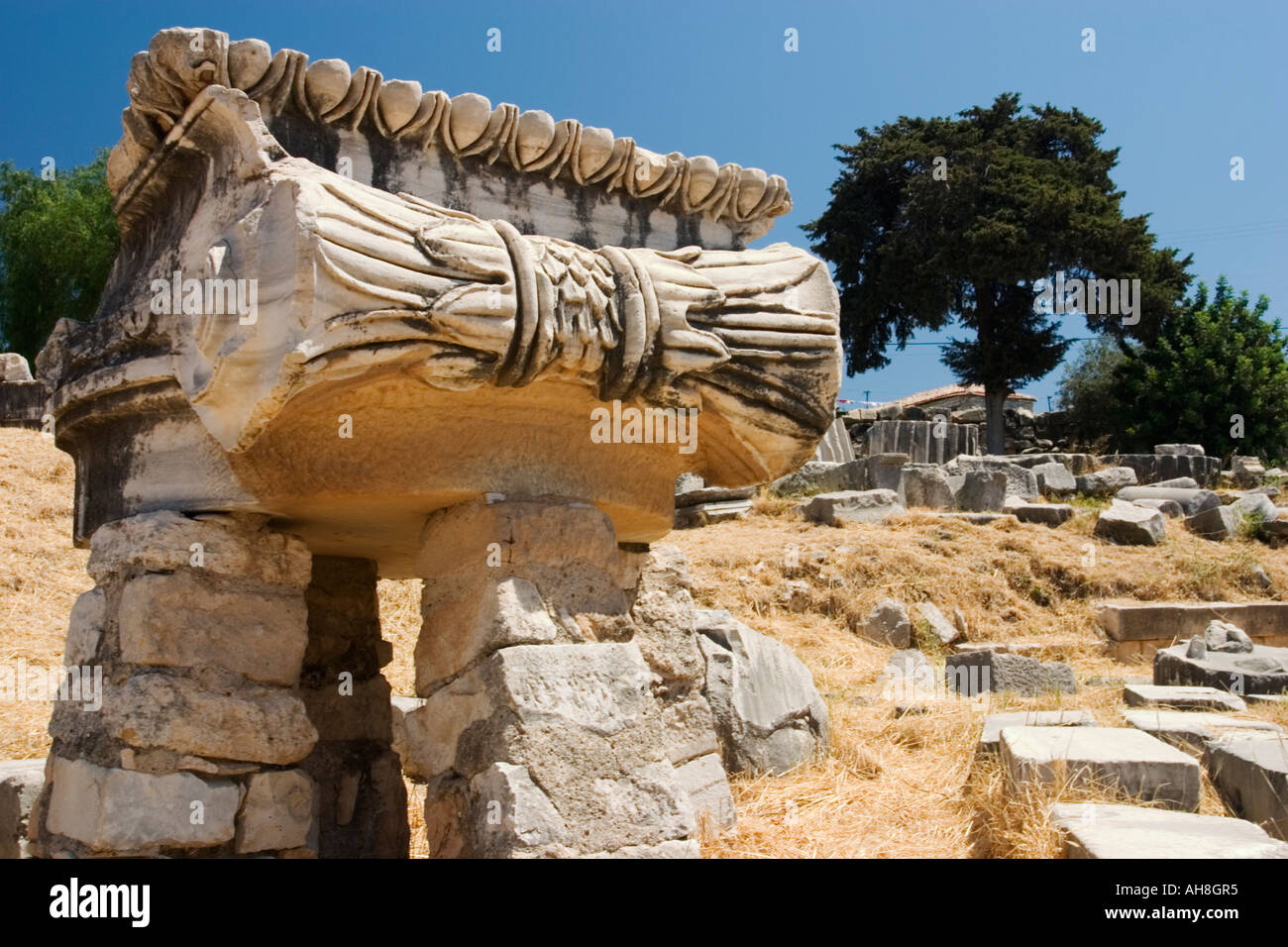 Lintel of temple hi-res stock photography and images - Alamy