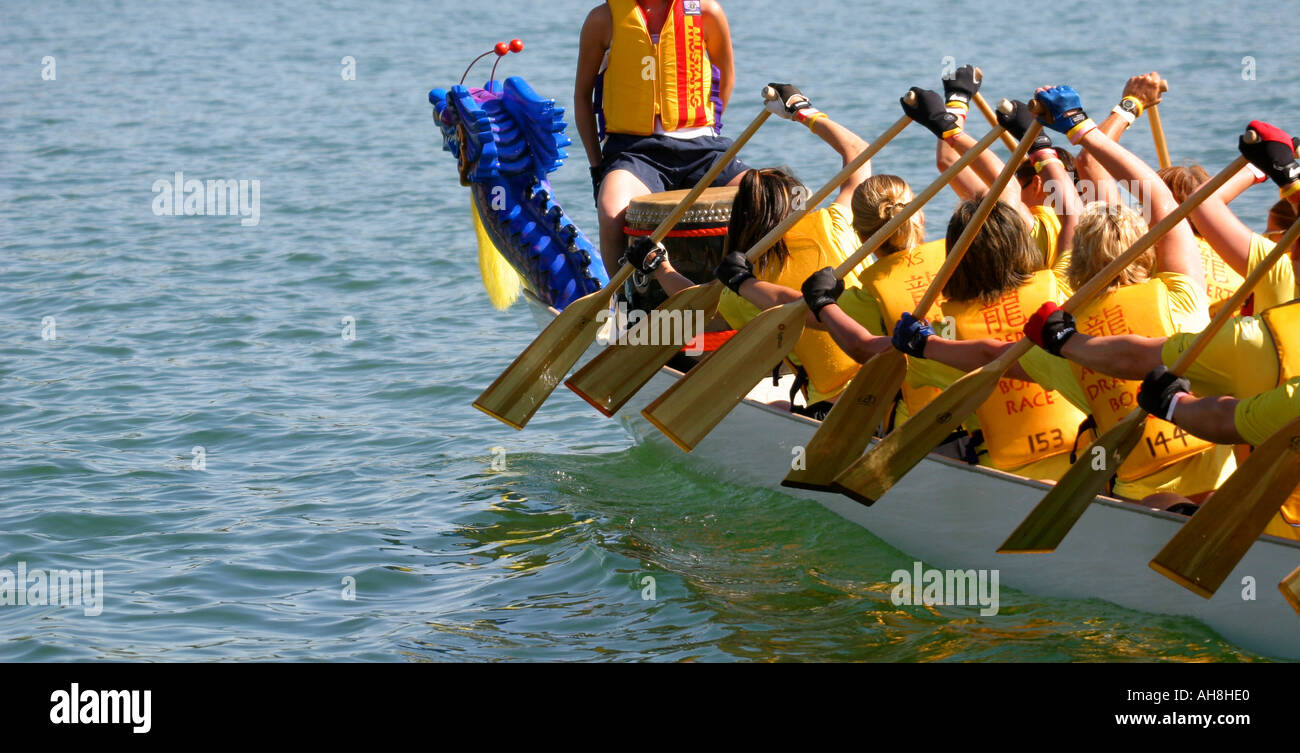 Chinese traditional dragon boat racing Stock Photo - Alamy
