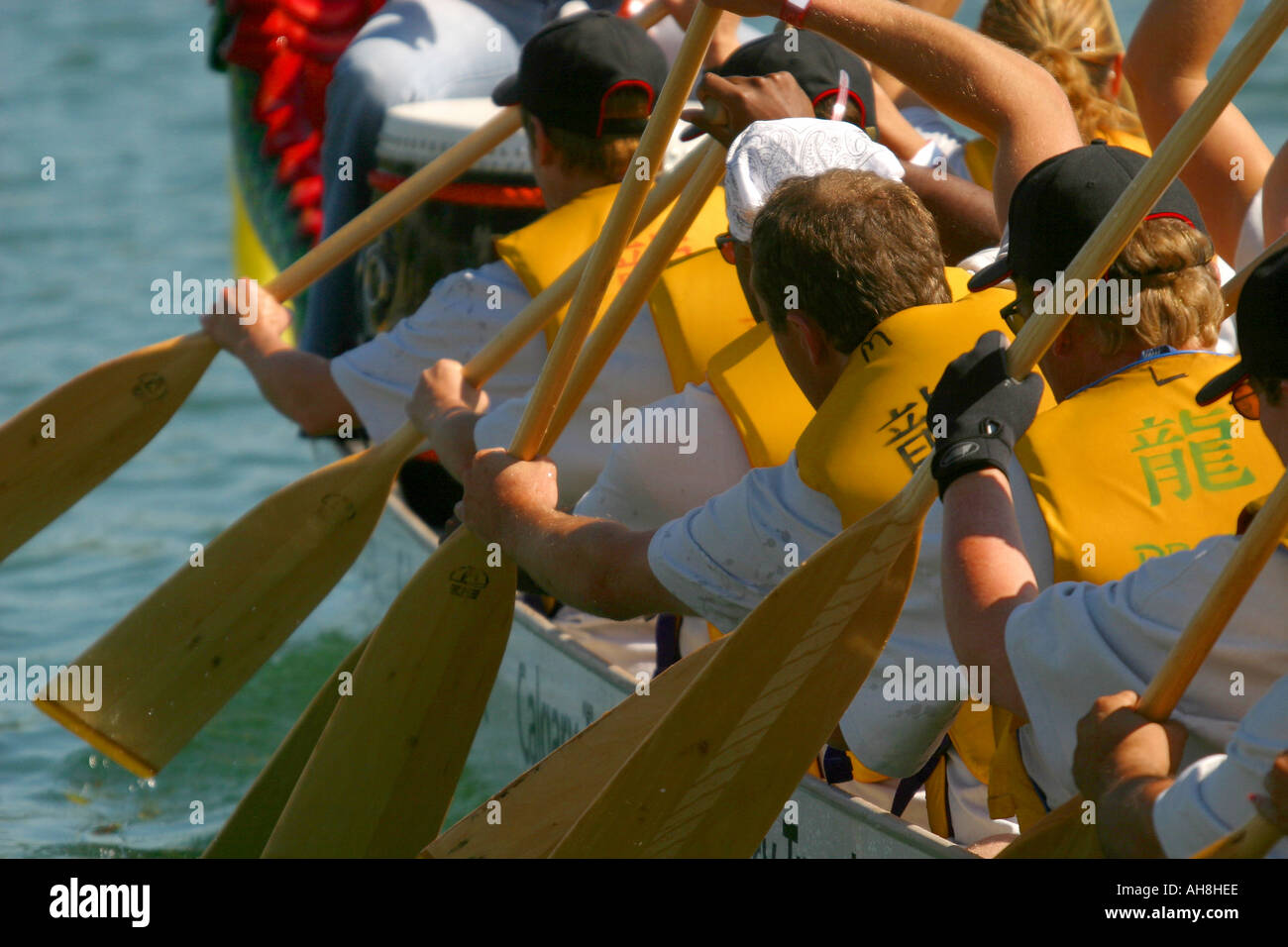 Chinese traditional dragon boat racing Stock Photo - Alamy