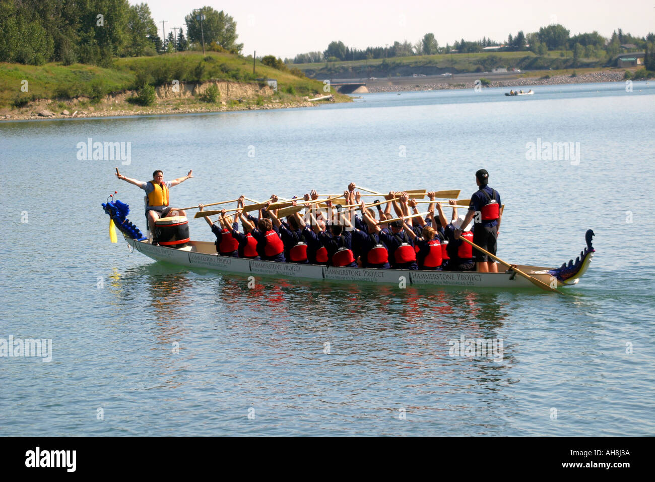 Chinese traditional dragon boat racing Stock Photo - Alamy