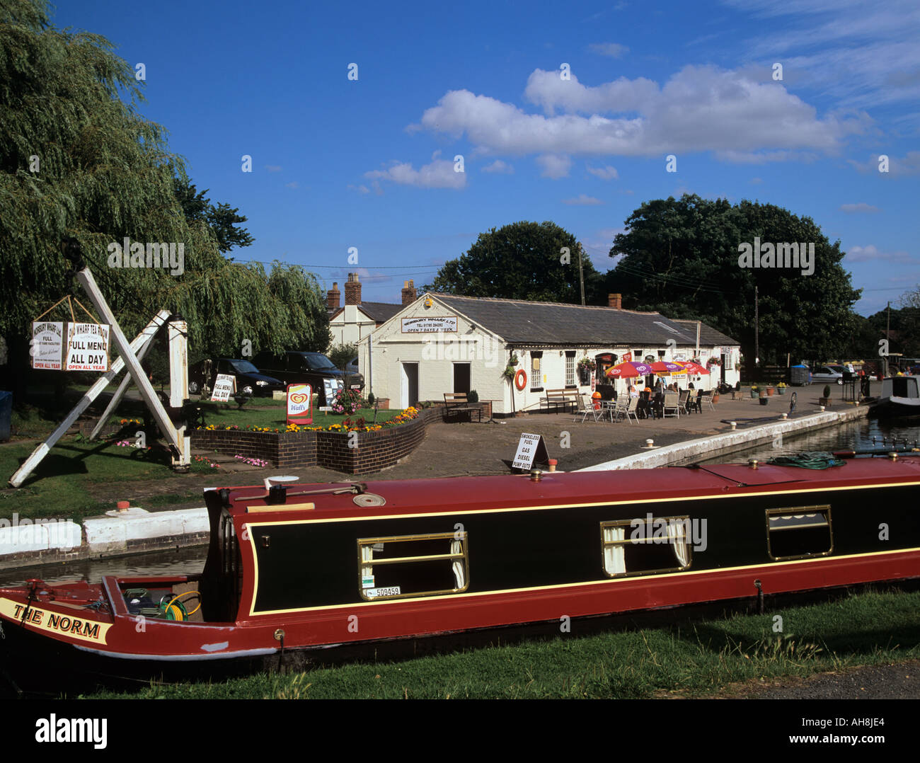 Norbury junction union canal hi-res stock photography and images - Alamy