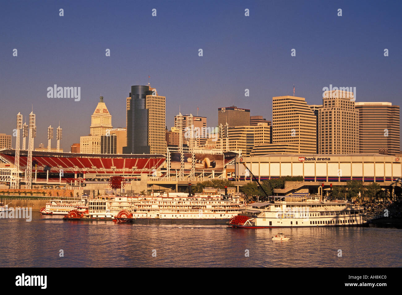 Historic Riverboats on the Ohio river with the Cincinnati skyline ...