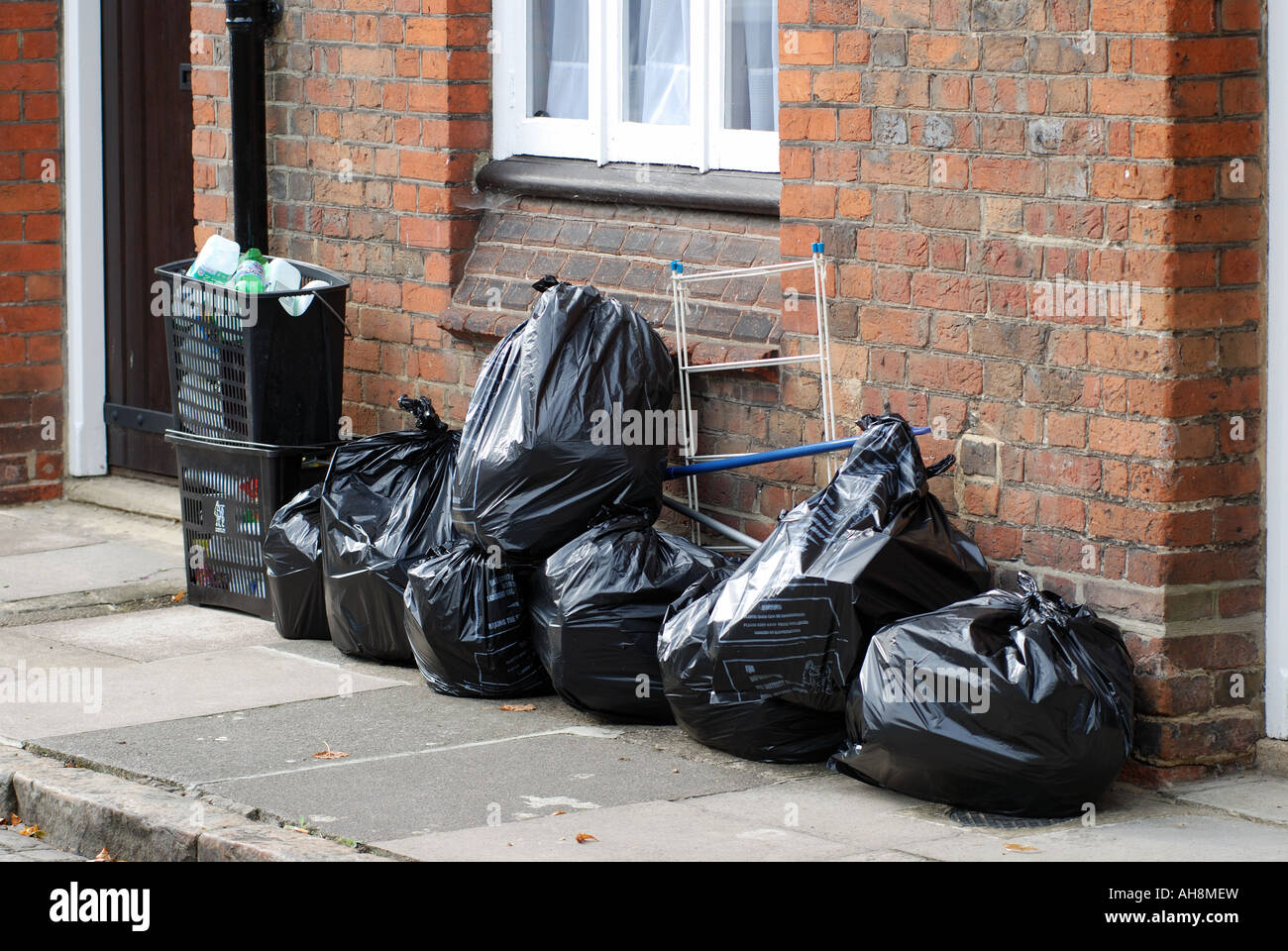Household waste hi-res stock photography and images - Alamy