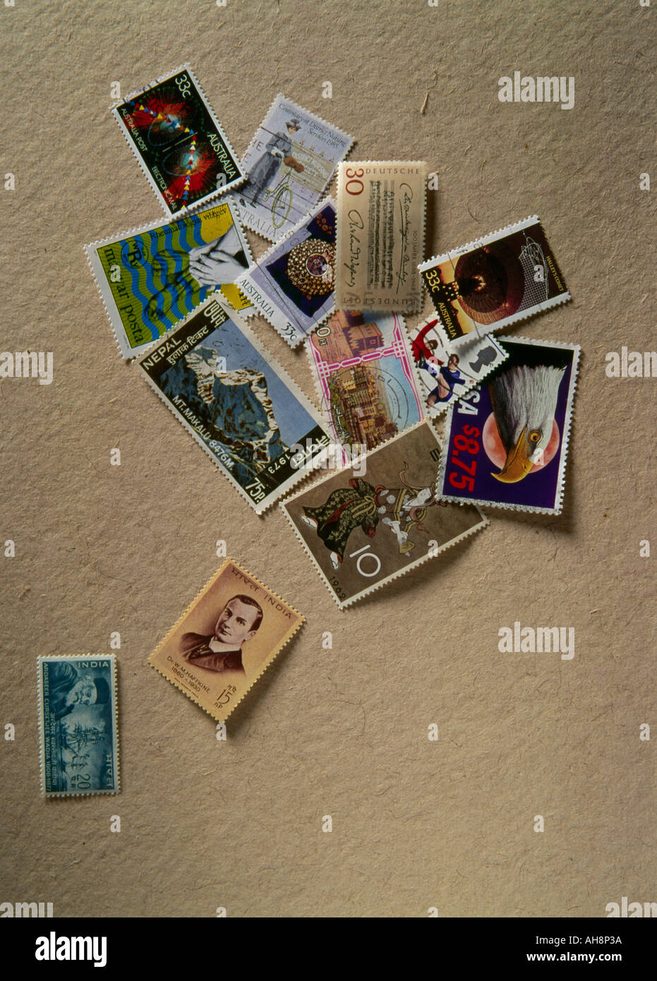 Postage stamp white background hi-res stock photography and images - Alamy