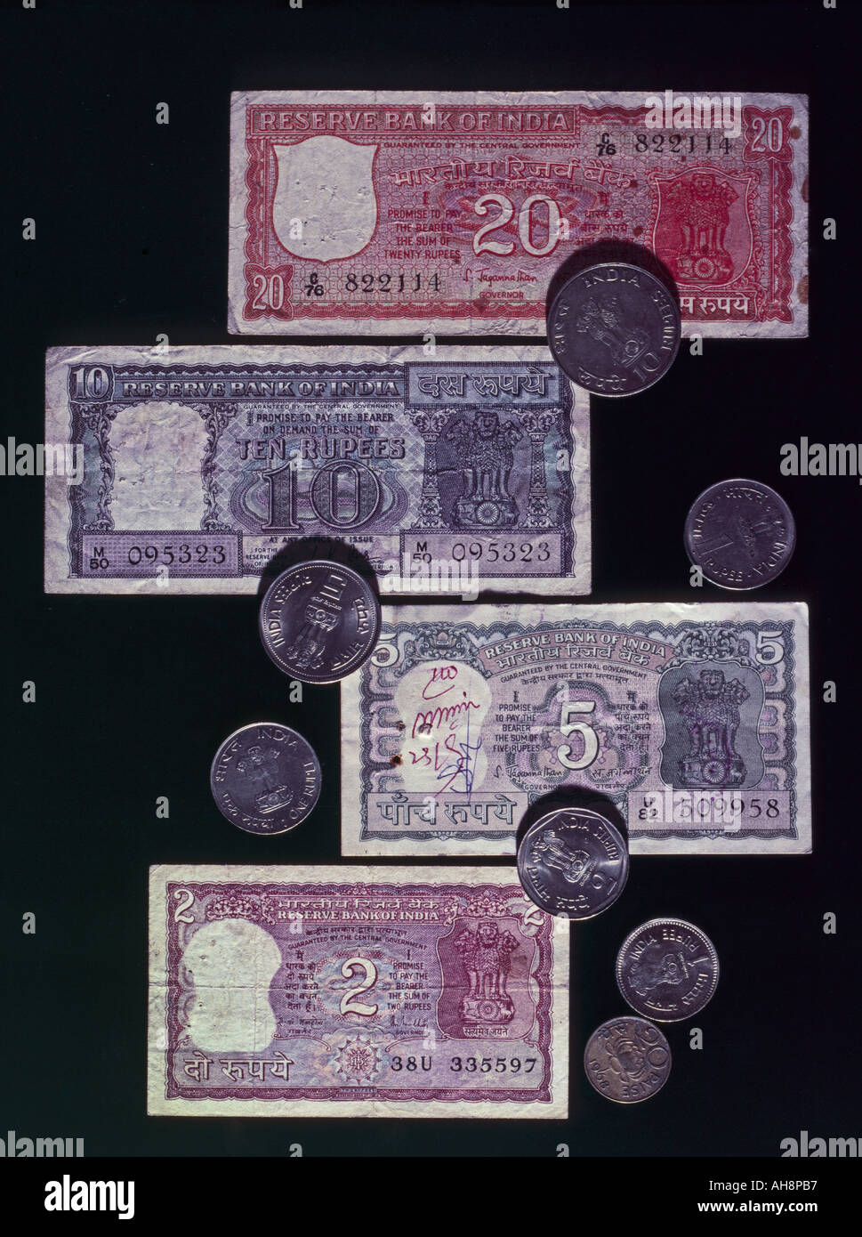 Indian currency notes and coins hi-res stock photography and images - Alamy
