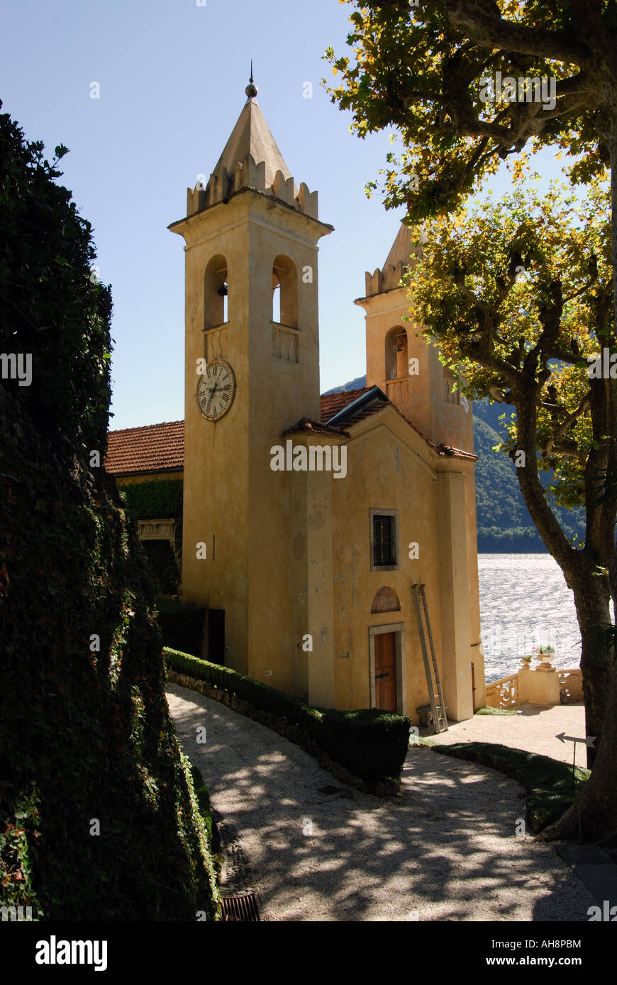 A VILLA ON LAKE COMO ITALY Stock Photo - Alamy