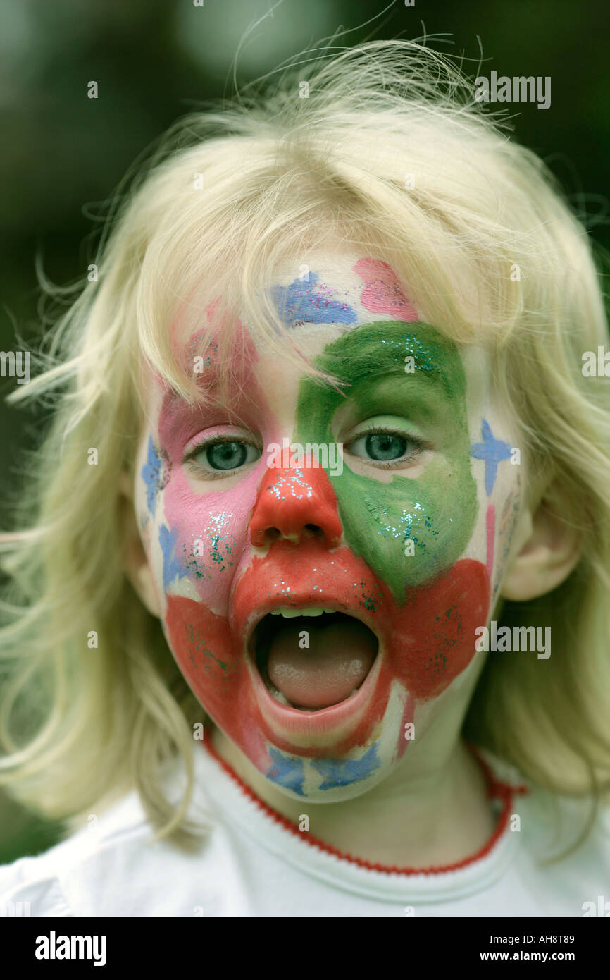 Screaming face painting hi-res stock photography and images - Alamy