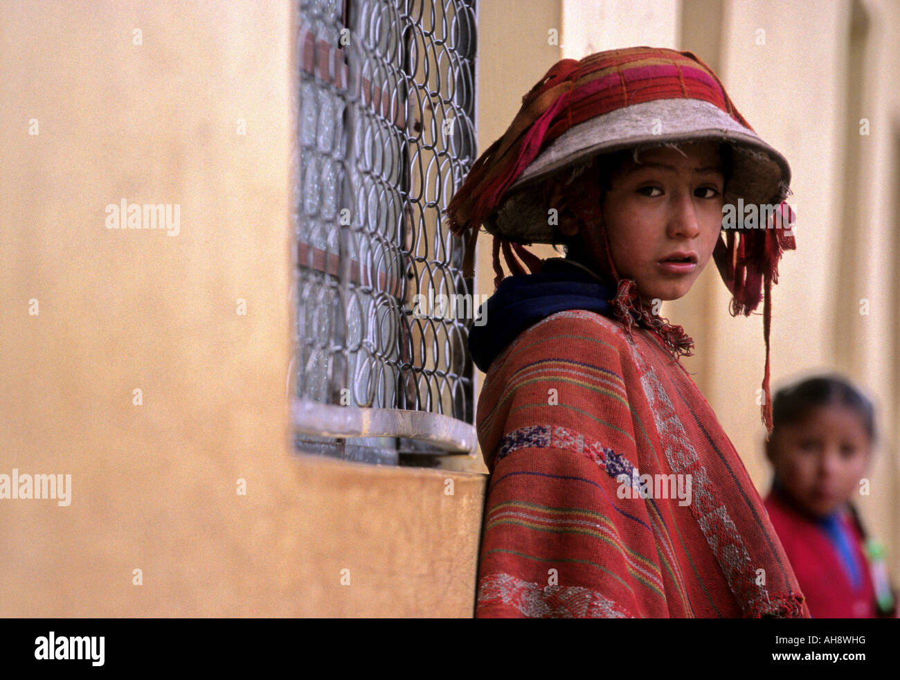 Children in peruvian traditional costumes hi-res stock photography and ...