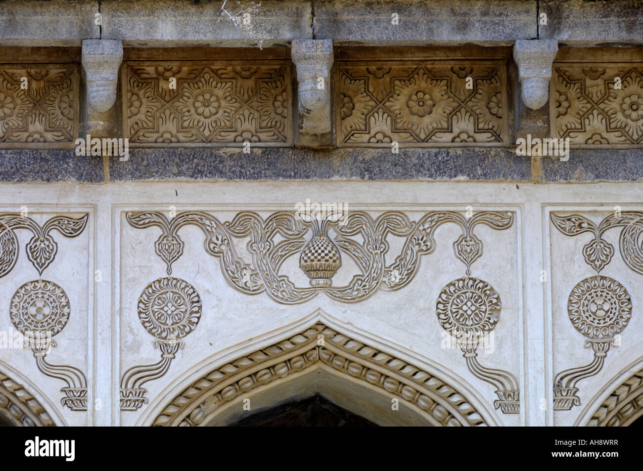 Qutub shahi dynasty hi-res stock photography and images - Alamy