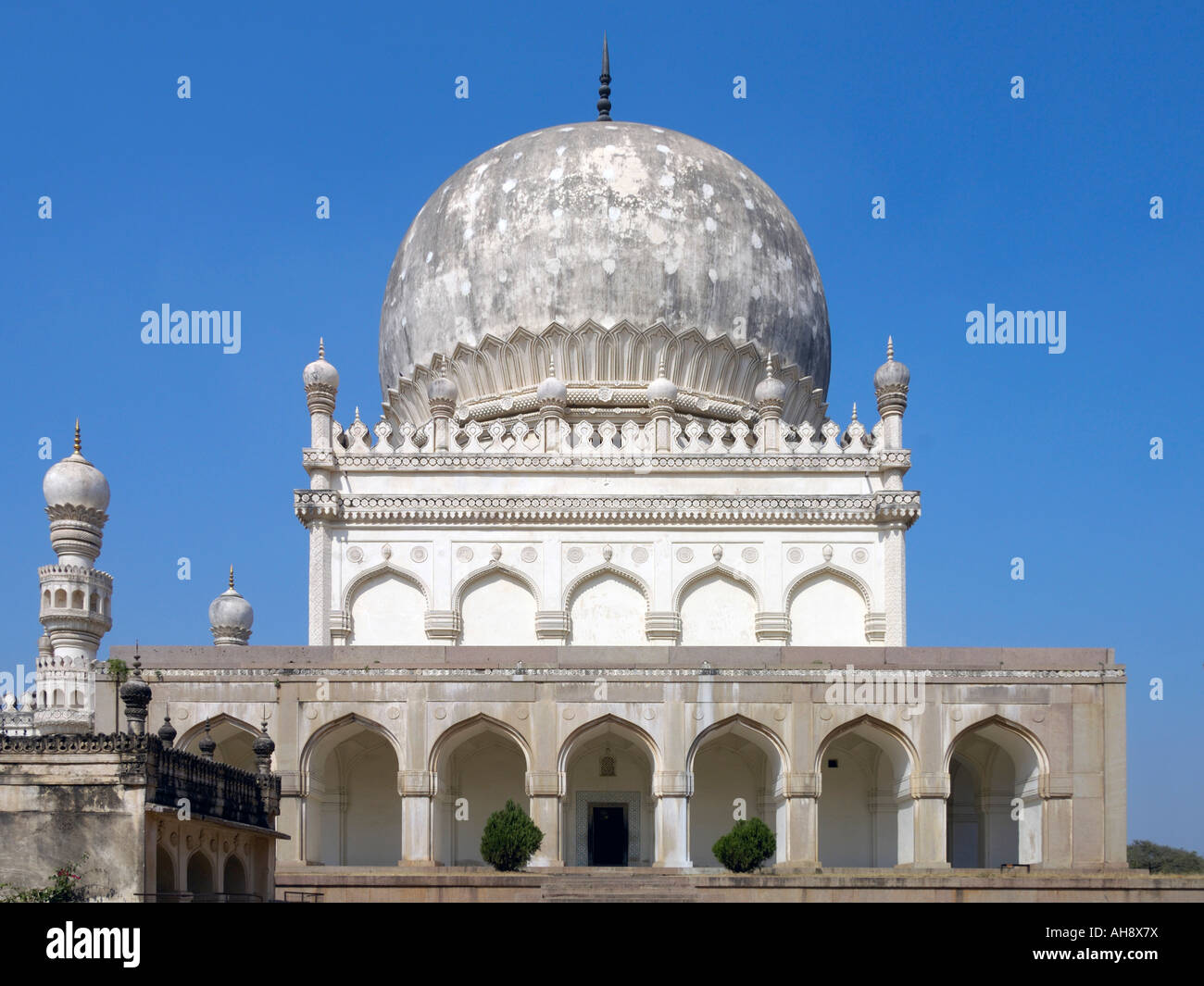Hayath Bakshi Begum tomb Daughter of Muhammad Quli Qutb Shah Hyderabad ...