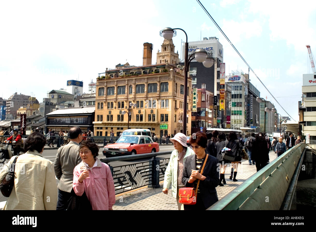 Japan japanese centre town hi-res stock photography and images - Alamy