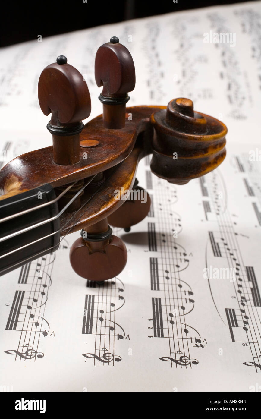 Músico instrumento musical hi-res stock photography and images - Alamy