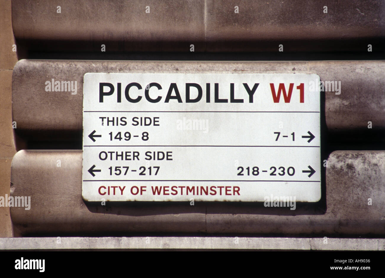 Piccadilly street hi-res stock photography and images - Alamy