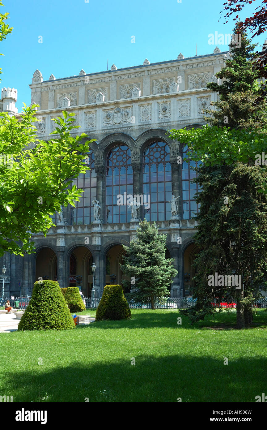 Vigadó Concert Hall Budapest, Hungary Stock Photo - Alamy