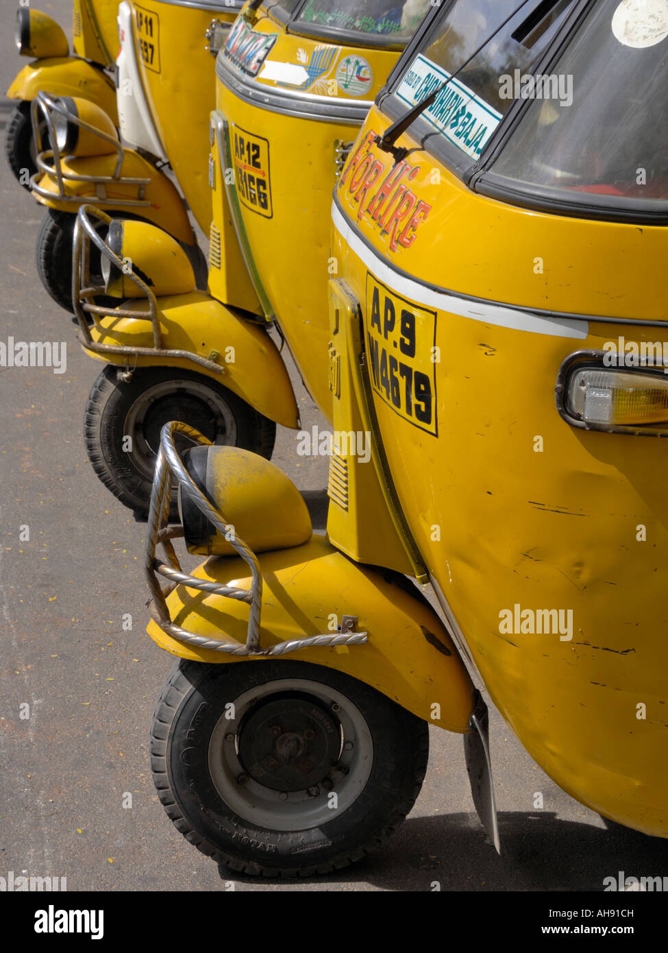 Rickshaw india row hi-res stock photography and images - Alamy
