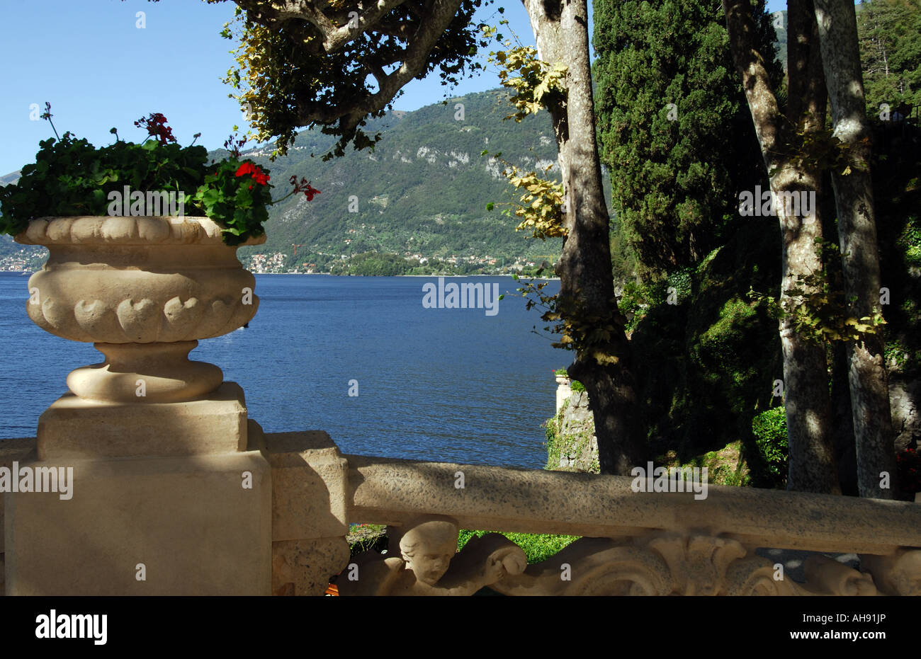 A VIEW OF LAKE COMO Stock Photo - Alamy