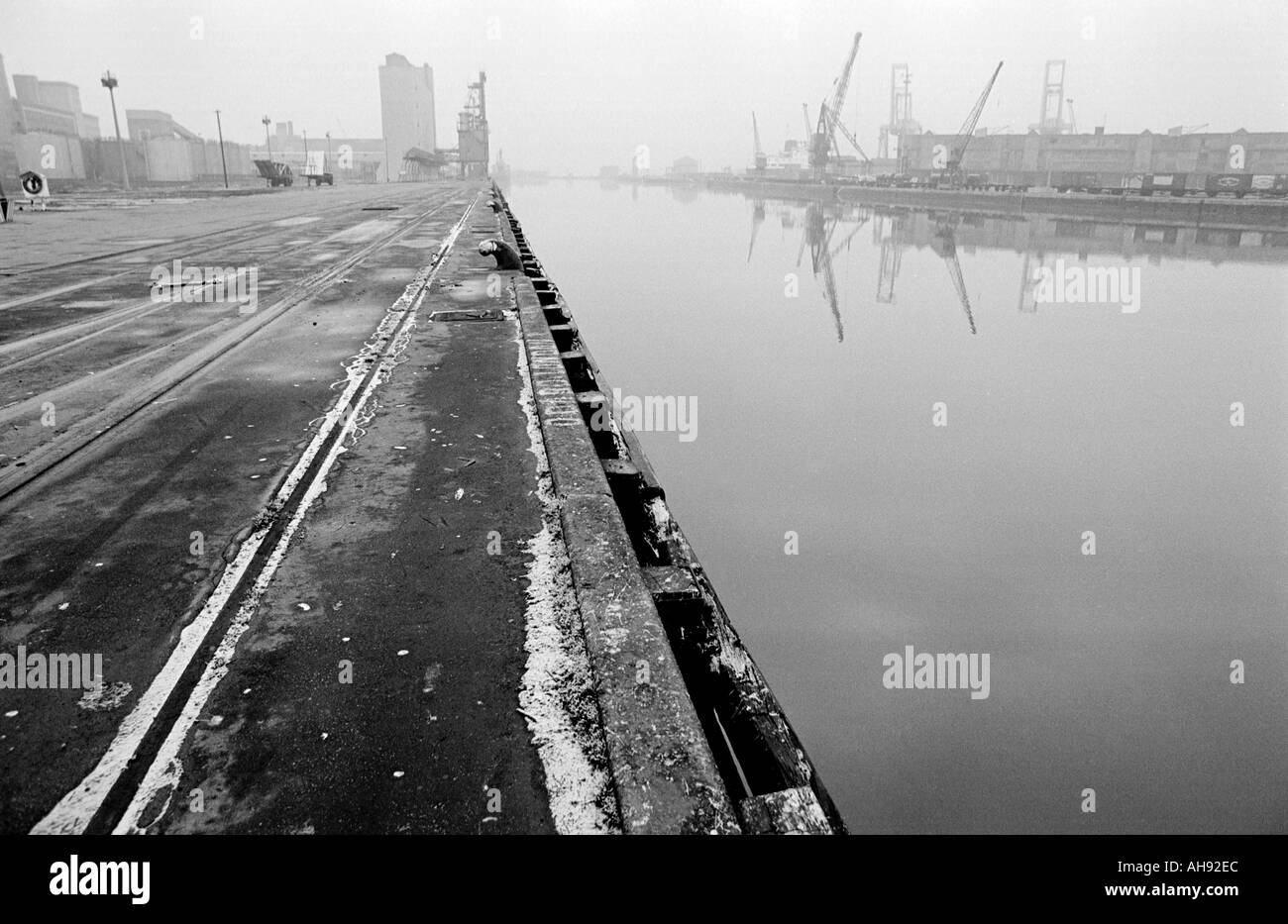 Manchester docks hi-res stock photography and images - Alamy