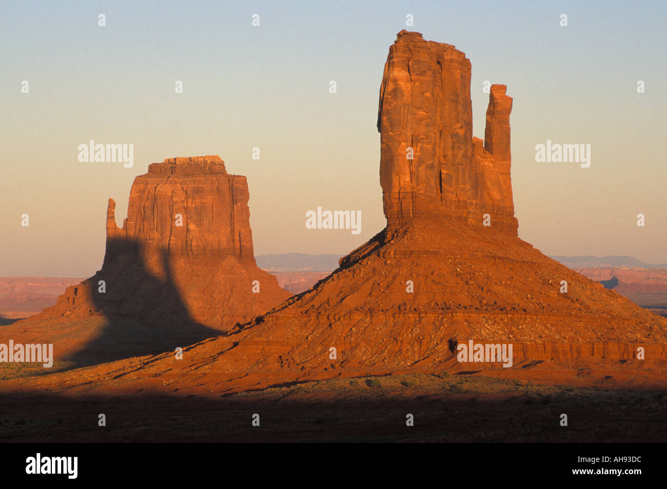 The Mittens in Monument Valley Stock Photo - Alamy