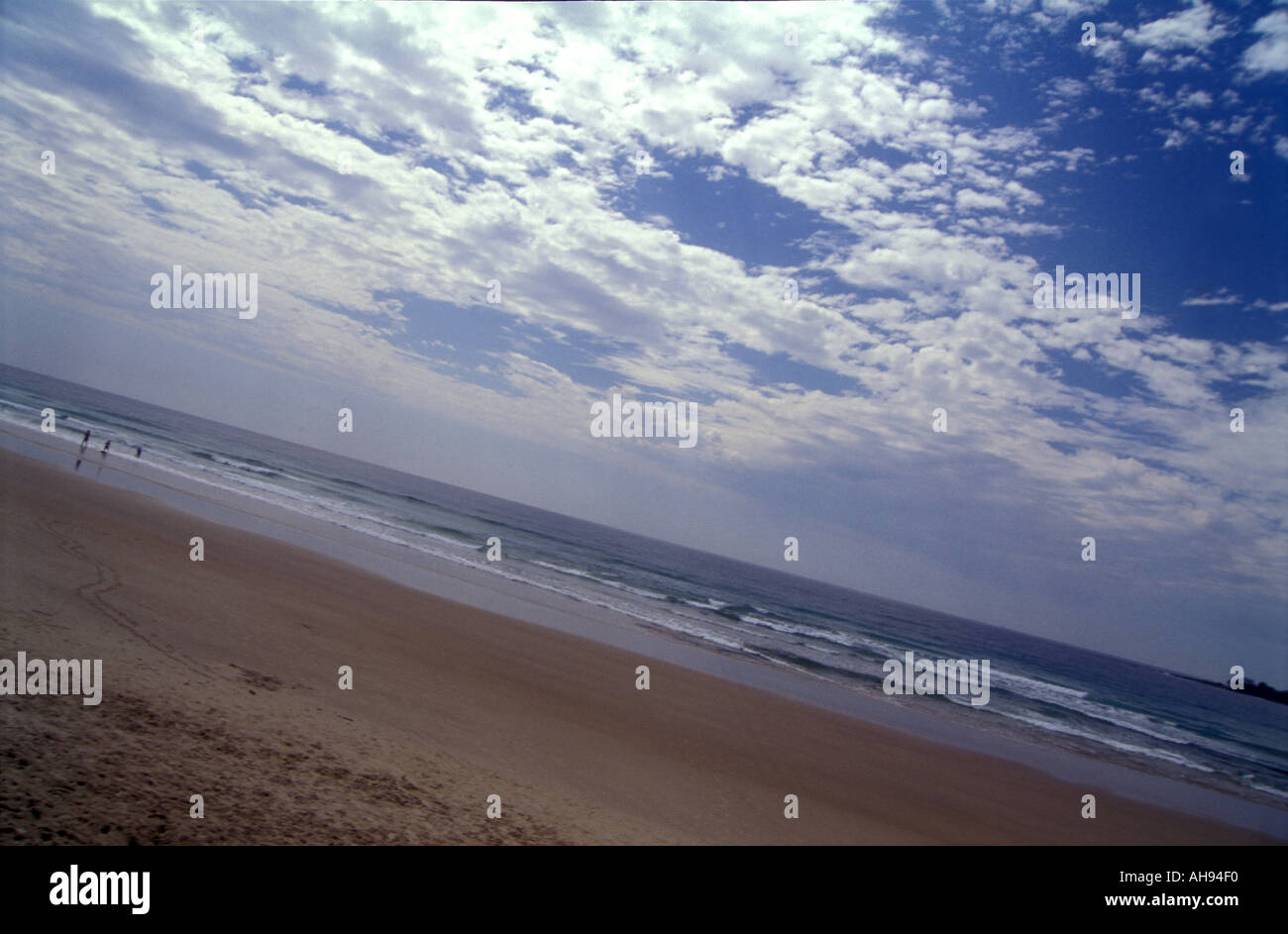 Wide horizon vertical hi-res stock photography and images - Alamy