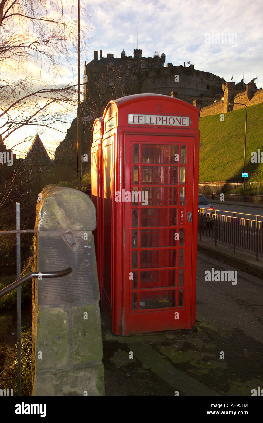 Edinburgh Castle and Red Phone Box Stock Photo - Alamy