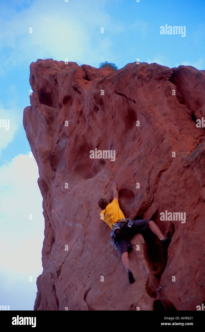 Vertical rock formations rise hi-res stock photography and images - Alamy