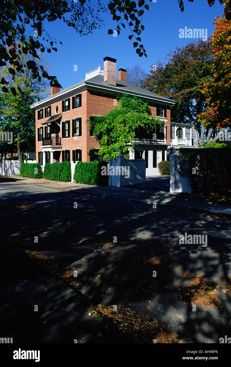 Red brick house newport rhode hi-res stock photography and images - Alamy