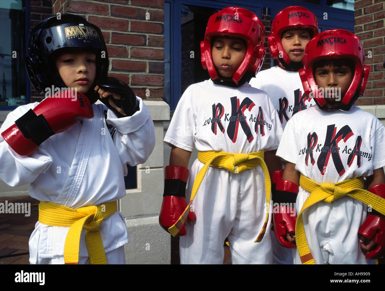 Martial arts school boys hi-res stock photography and images - Alamy