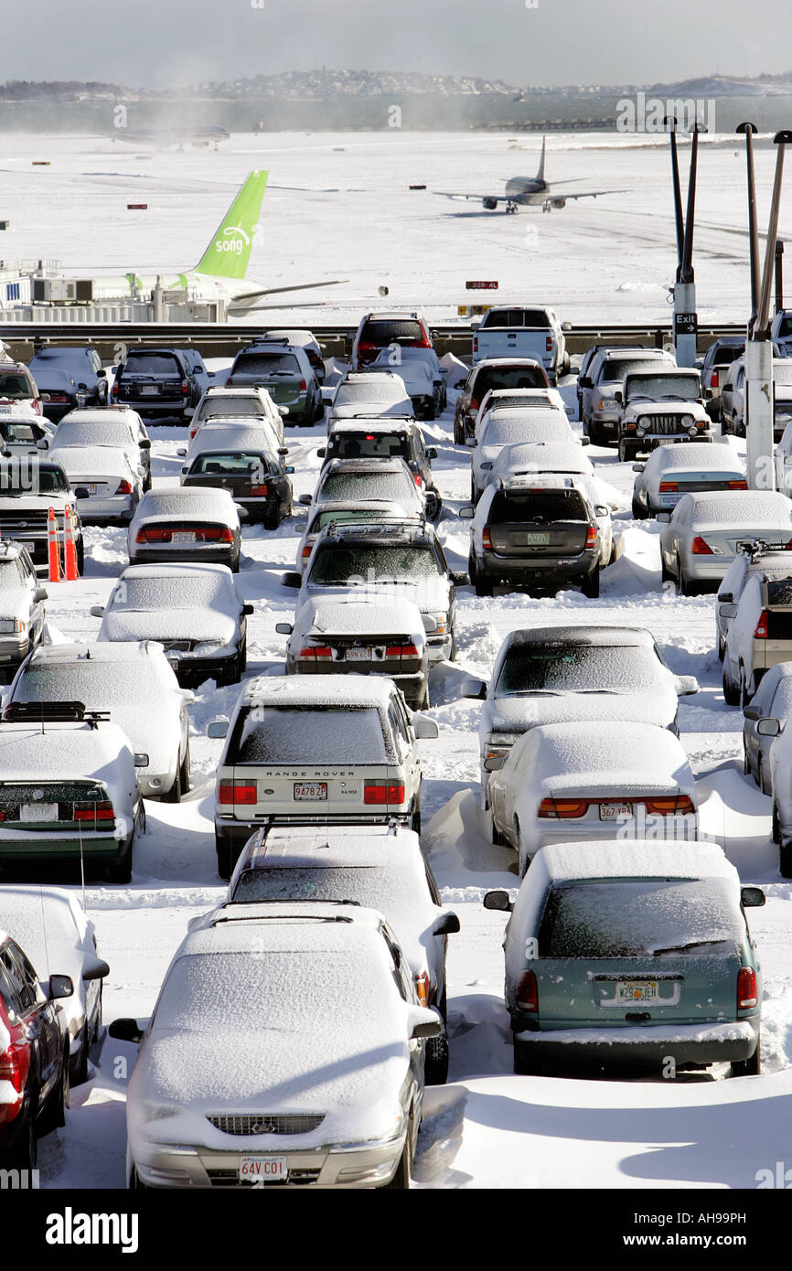 Logan airport snow hi-res stock photography and images - Alamy