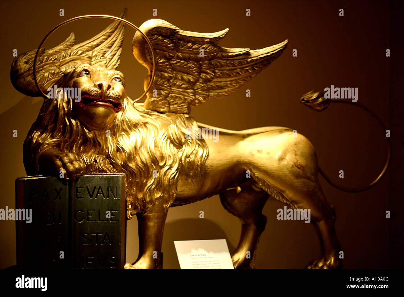Winged lion griffin hi-res stock photography and images - Alamy
