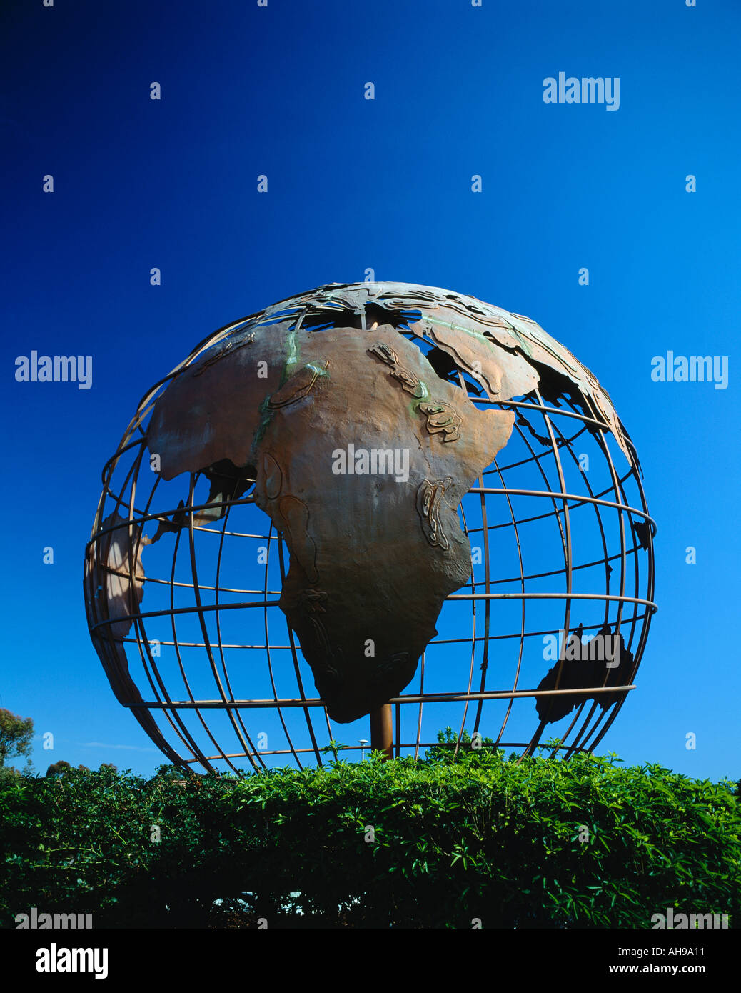 Earth art sculpture hi-res stock photography and images - Alamy