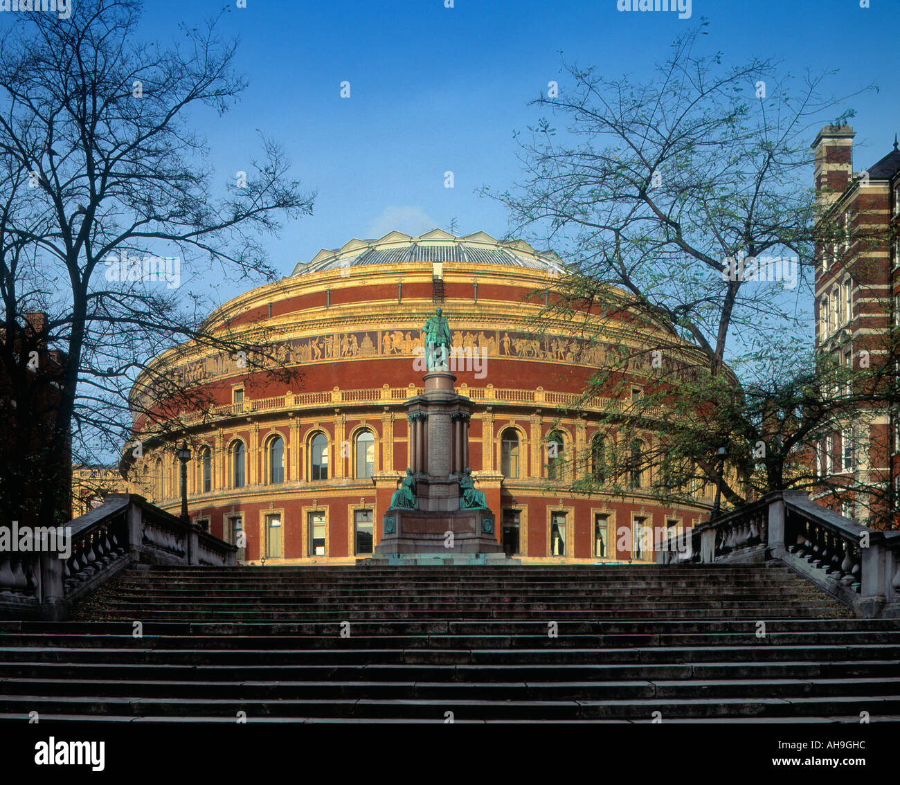Concert at the royal albert hall hi-res stock photography and images ...