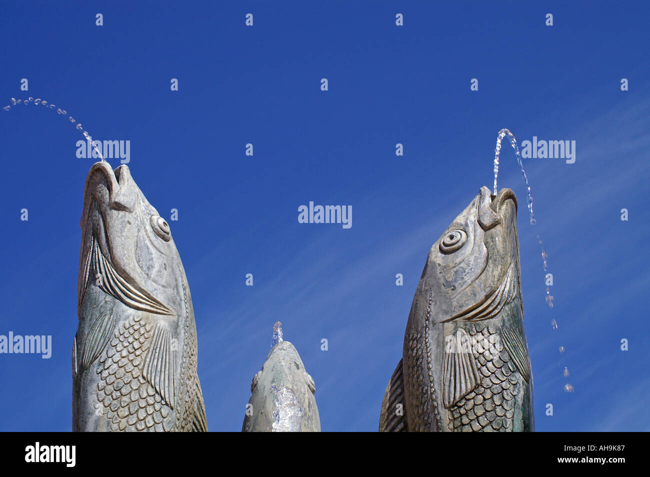 Bubbling fountains hi-res stock photography and images - Alamy