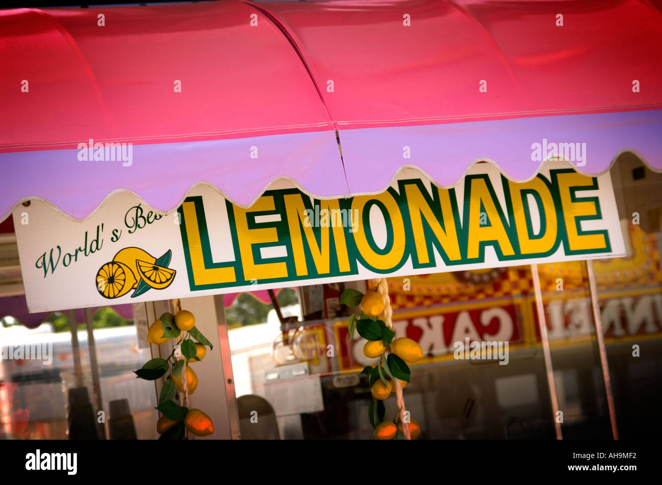Lemonade stand booth hi-res stock photography and images - Alamy