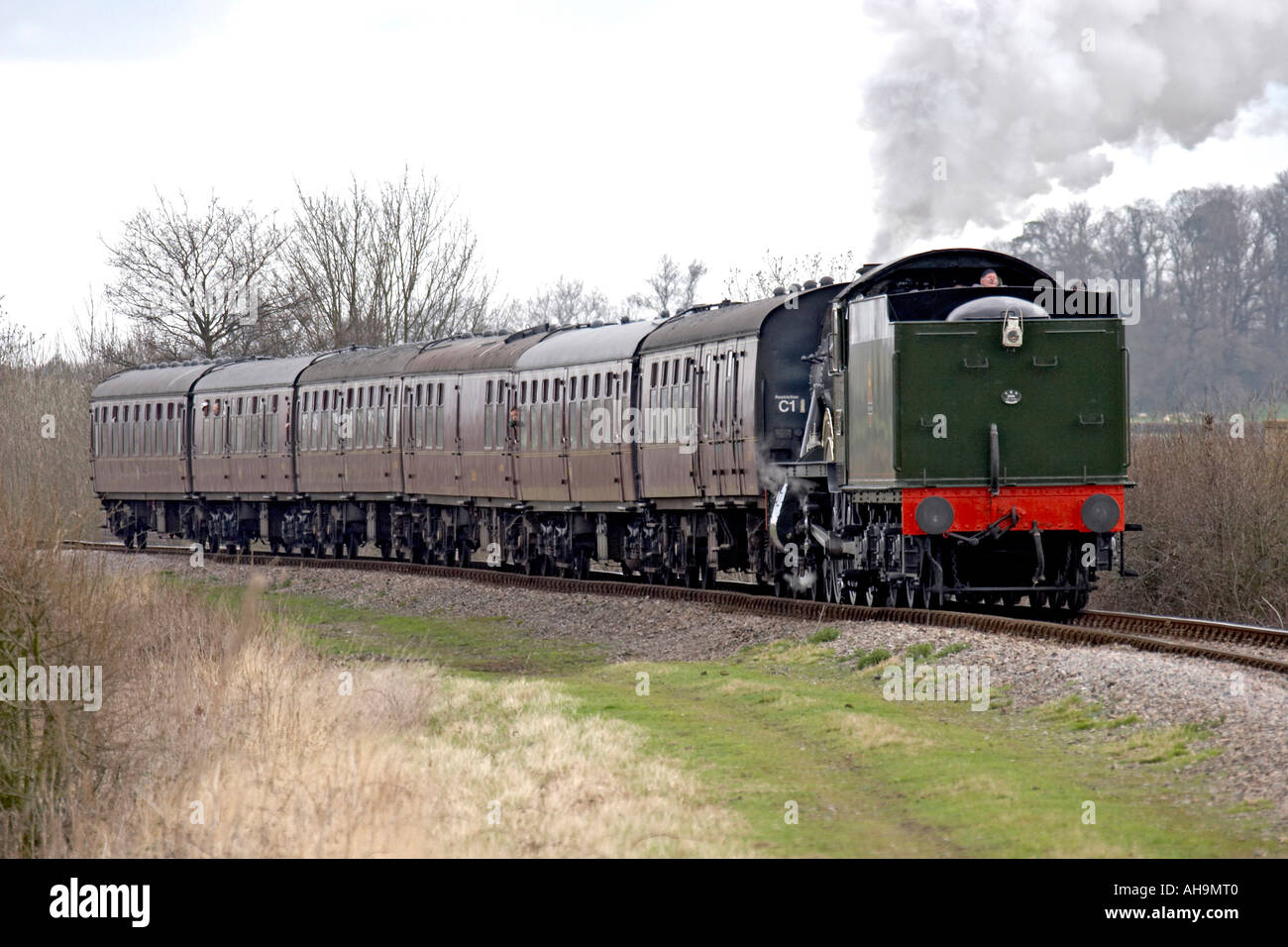 Steam Engine 7903 Foremarke Hall pulling train near Toddington on ...