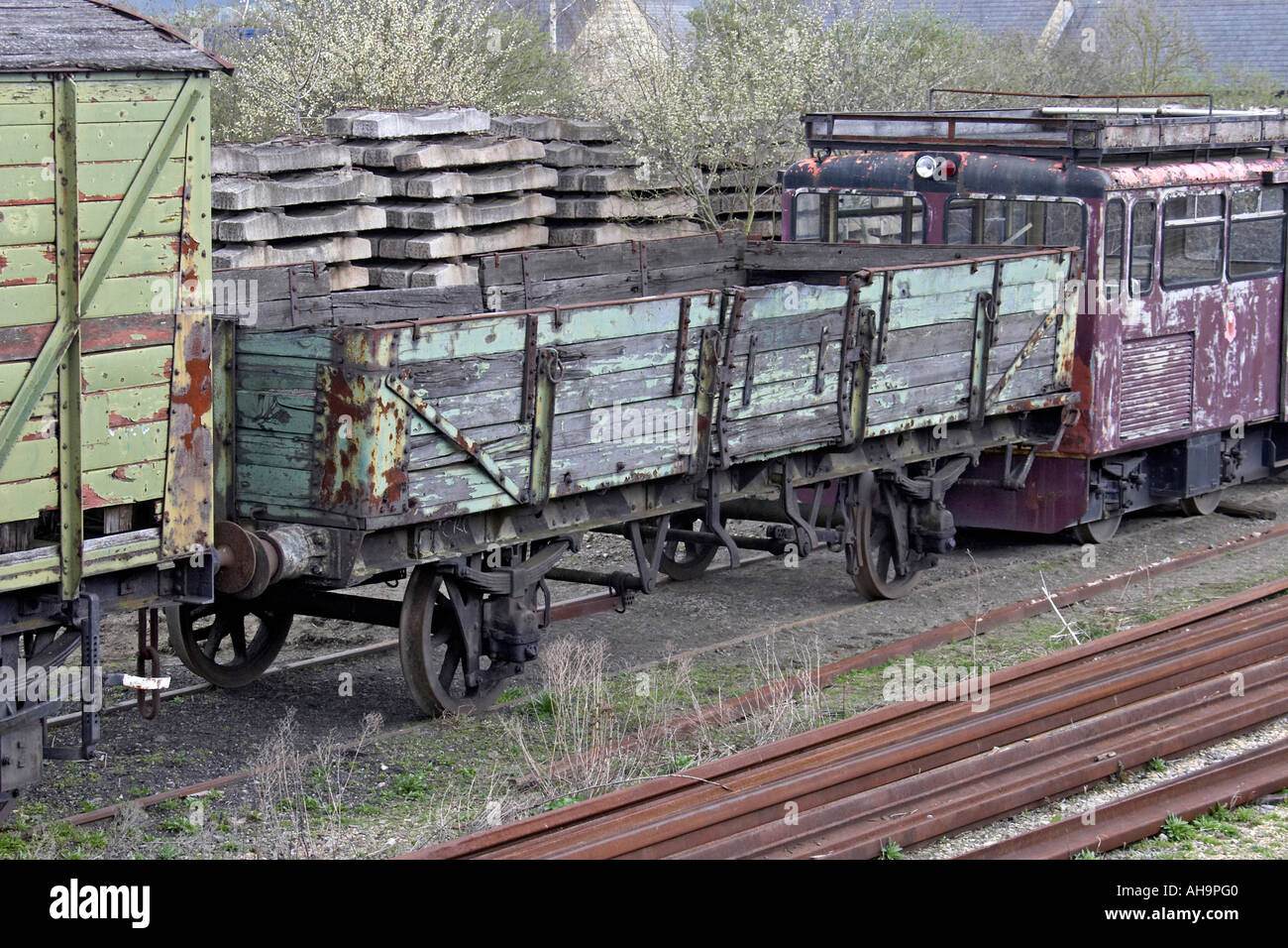 Uk trains work tracks hi-res stock photography and images - Alamy