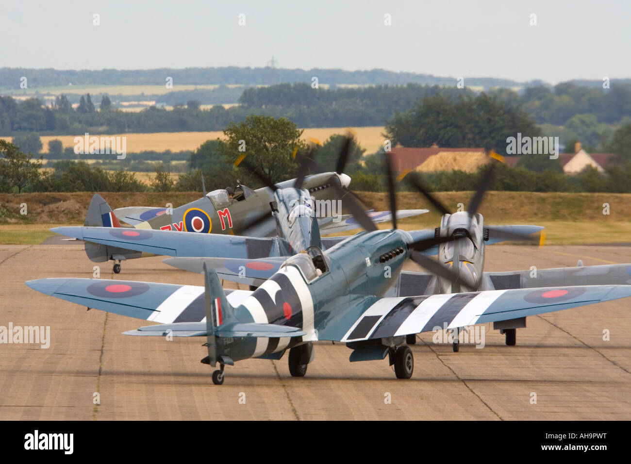 Spitfire on runway hi-res stock photography and images - Alamy