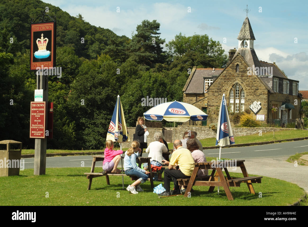 North Yorks National Park village of Hutton le Hole local pub customers ...