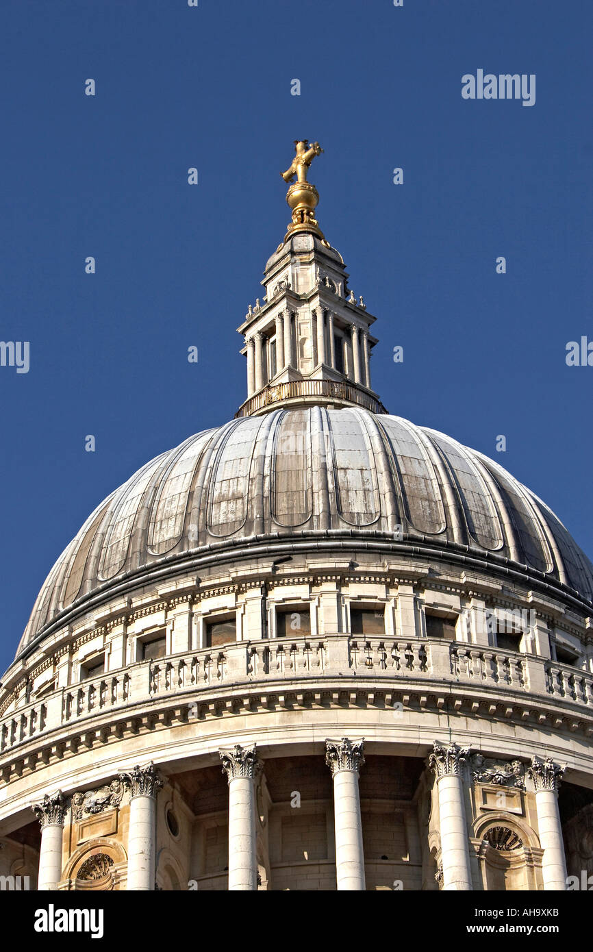 St paul cathedral dome pinnacle hi-res stock photography and images - Alamy