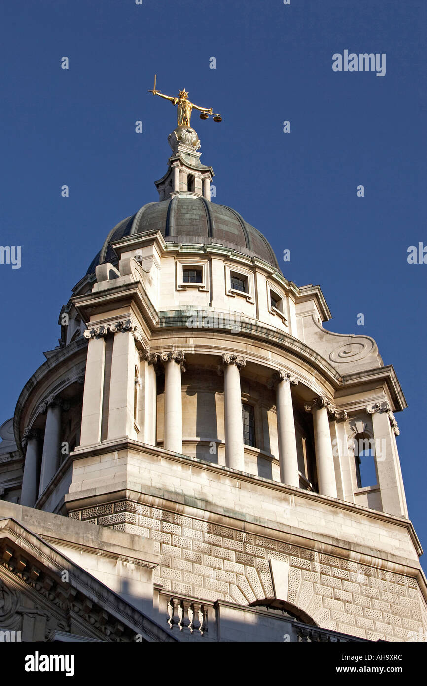 Gold statue justice balance scales hi-res stock photography and images ...