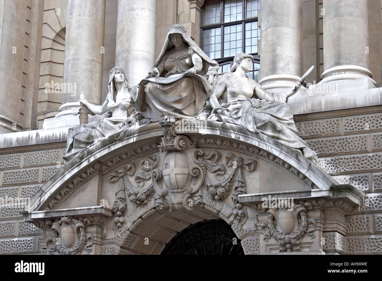 Britannia statue statues london hi-res stock photography and images - Alamy