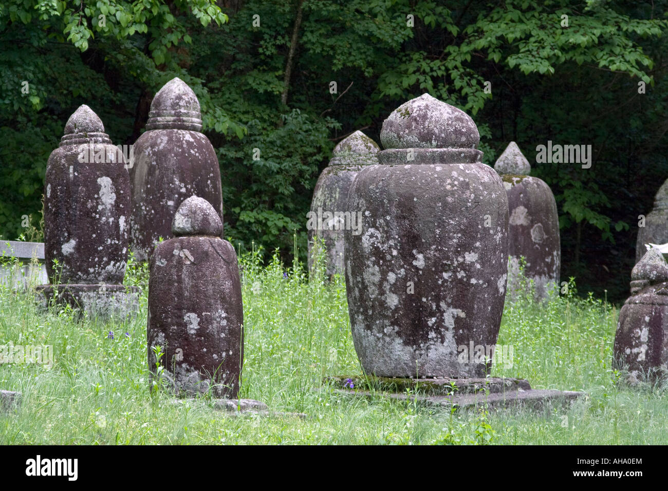 Buddhist Buddha religion cemetery tombstone urn Stock Photo - Alamy