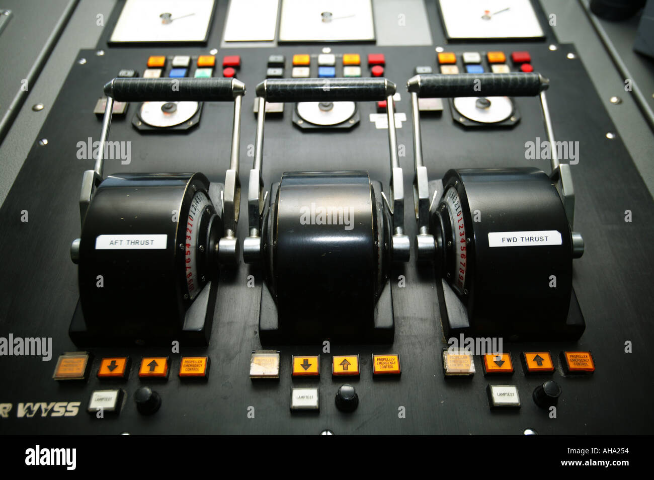 Ship dials hi-res stock photography and images - Alamy