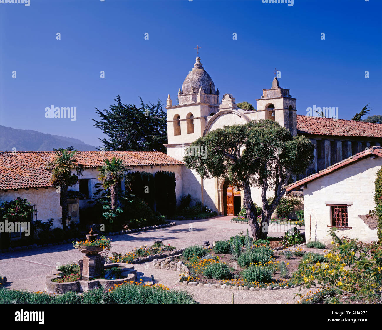Carmel mission san carlos borromeo hi-res stock photography and images ...
