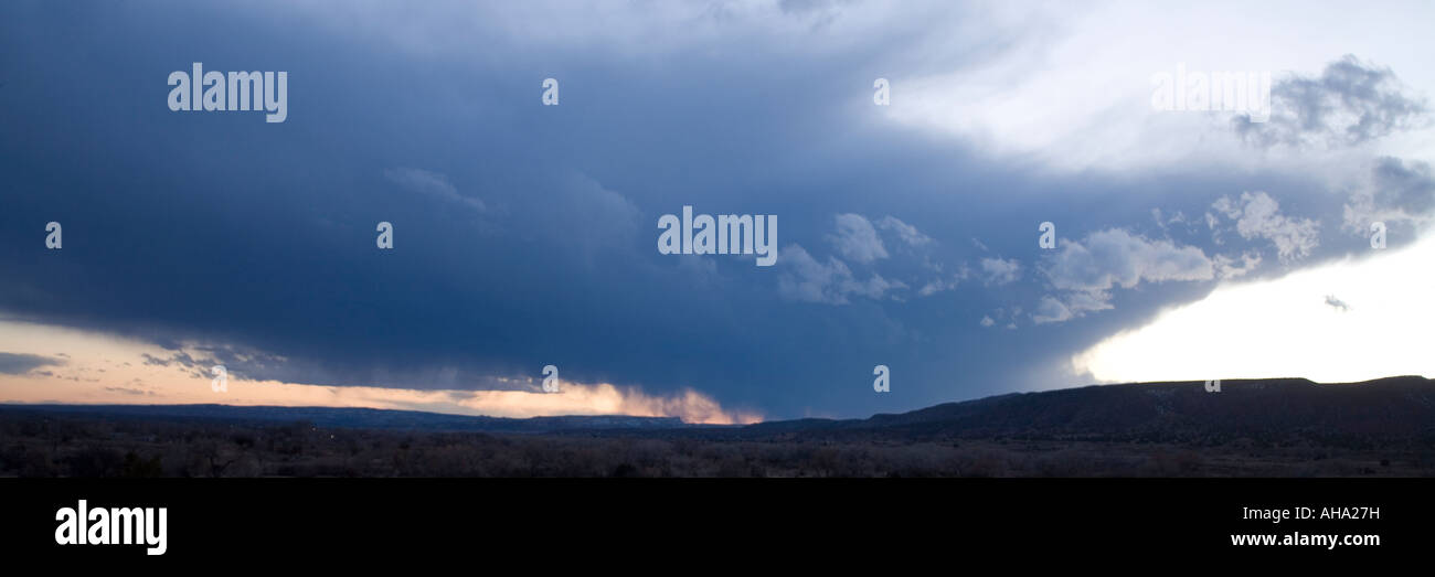 Thunderstorm panorama hi-res stock photography and images - Alamy