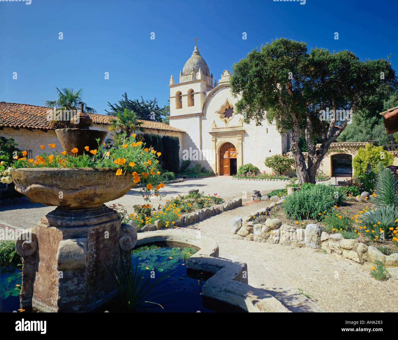 Carmel mission san carlos borromeo hi-res stock photography and images ...